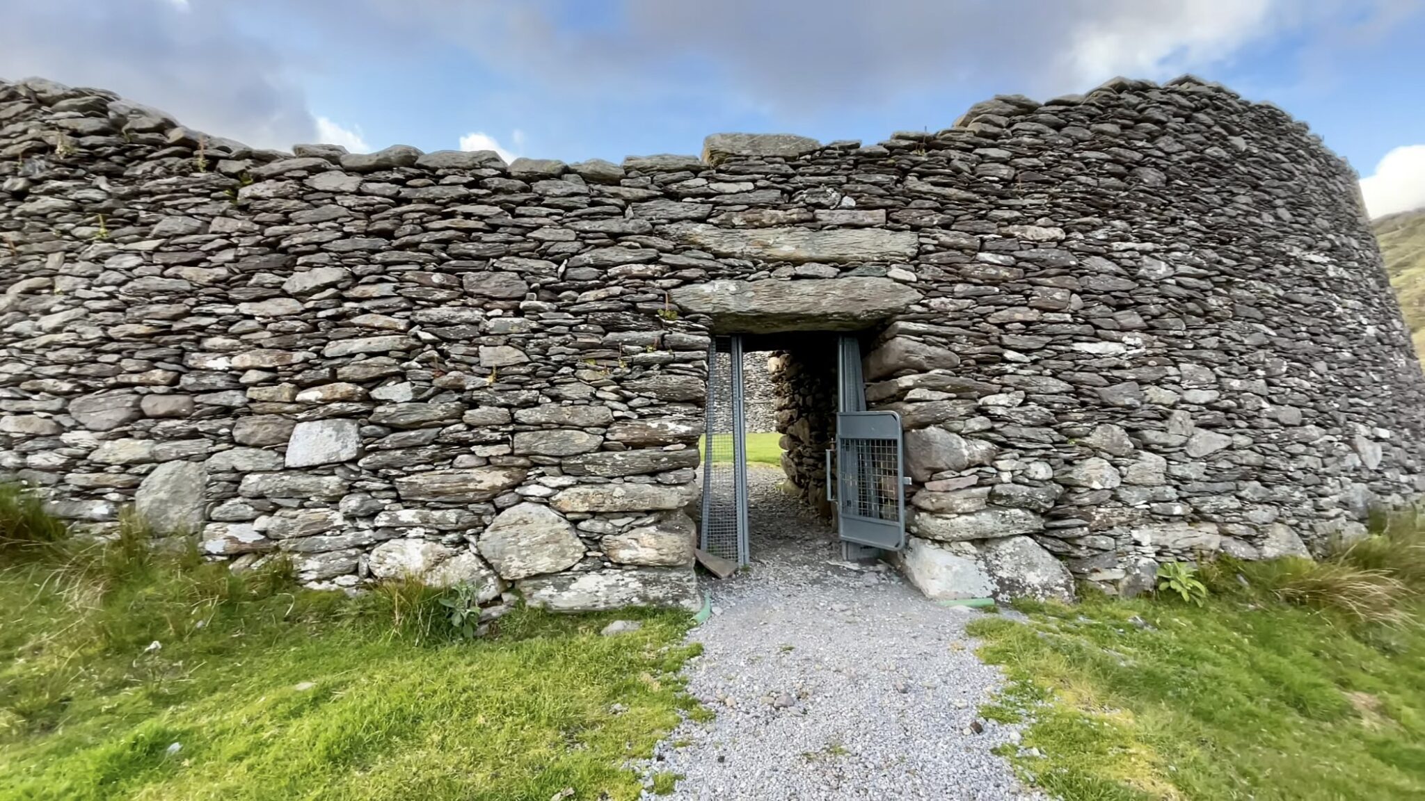 Staigue Stone Fort: Travel Guide & 4K Video - Exploring Europe