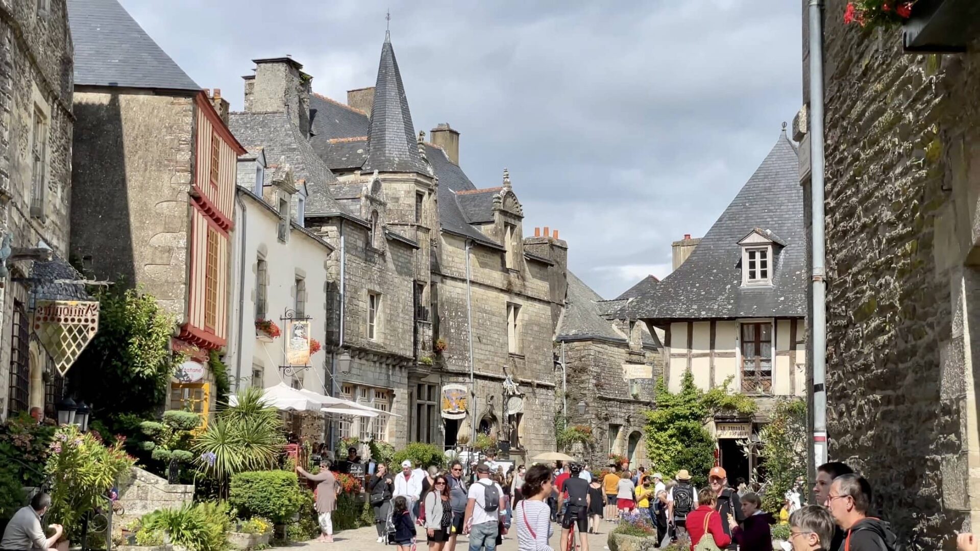 Rochefort-En-Terre: Travel Guide & 4K Video - Exploring Europe